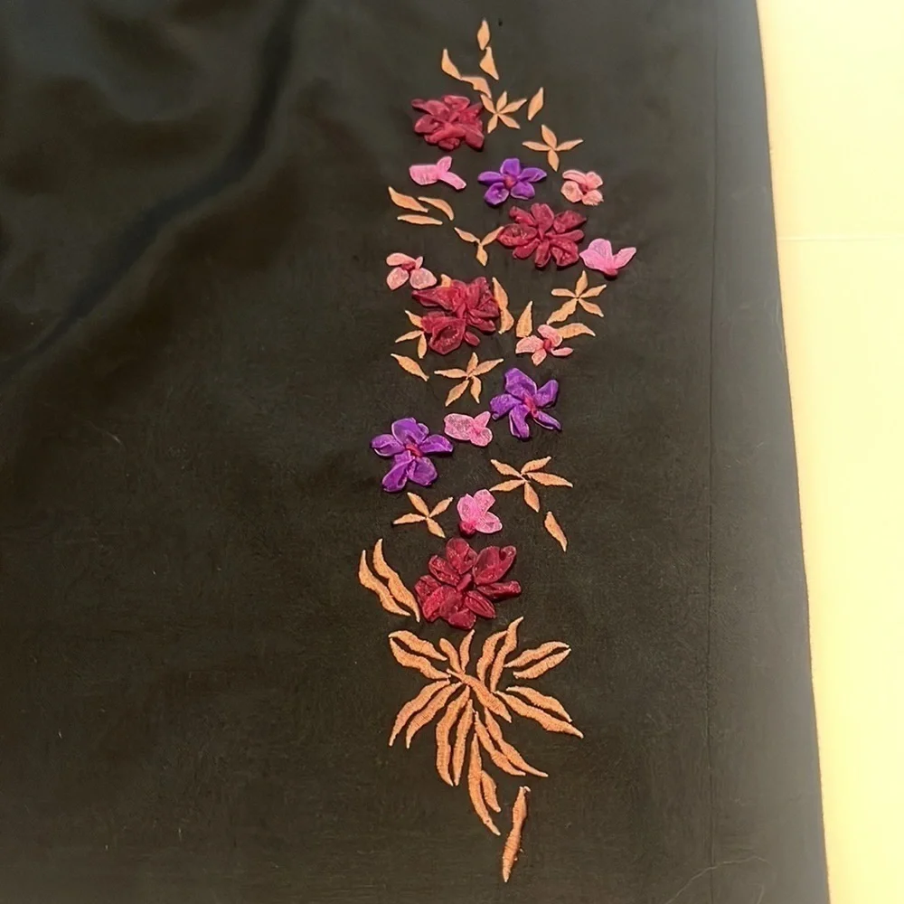 LOFT | Skirts | Ann Taylor Loft Black Floral Embroidered Aline Skirt ...